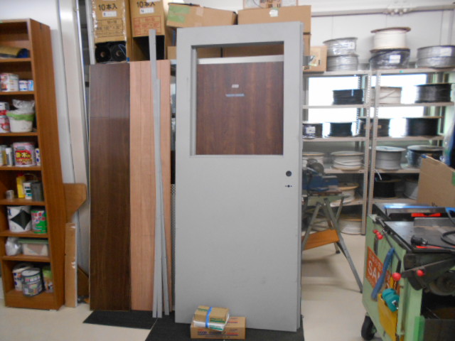 スチールドアを引き取ってきました！ – 吹田市・豊中市｜玄関・窓リフォーム・内窓取付｜井上昇商店｜